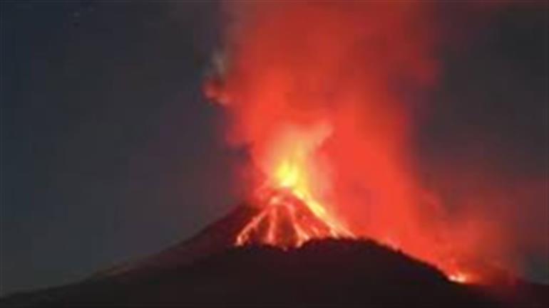 Indonesia's Mount Lewotobi eruption displaces over 12,000 as danger ...
